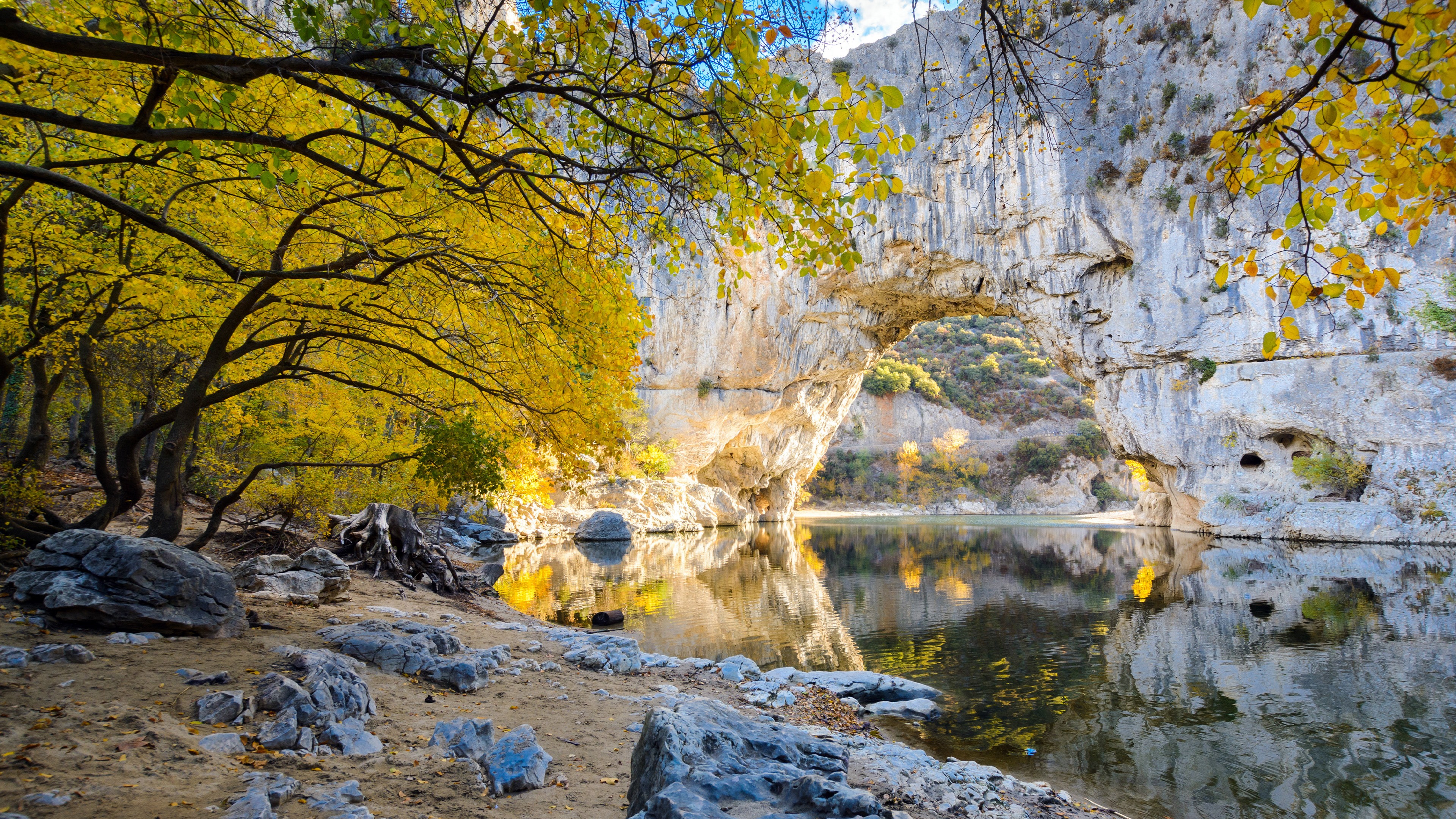 Vallon-Pont-D'arc Autumn Ardeche France 4k Wallpaper | PixieWall