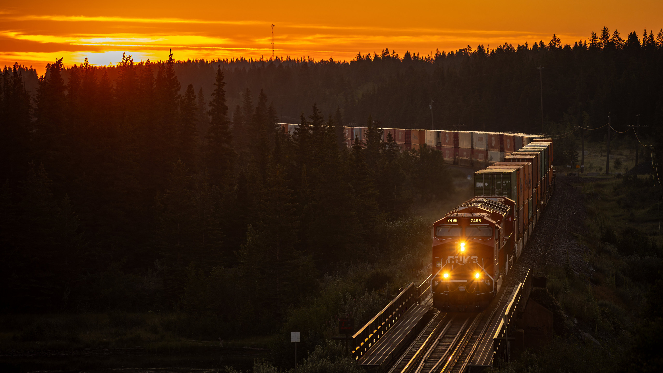 Train Railway Sunset Alberta Canada 4K & 5K Wallpaper | PixieWall