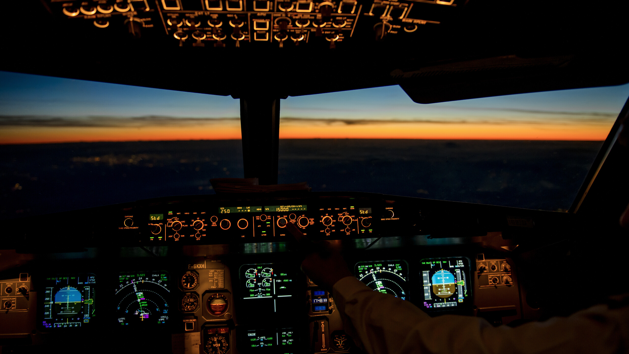 Airbus A320 Cockpit Sunset 4K & 5K Wallpaper | PixieWall