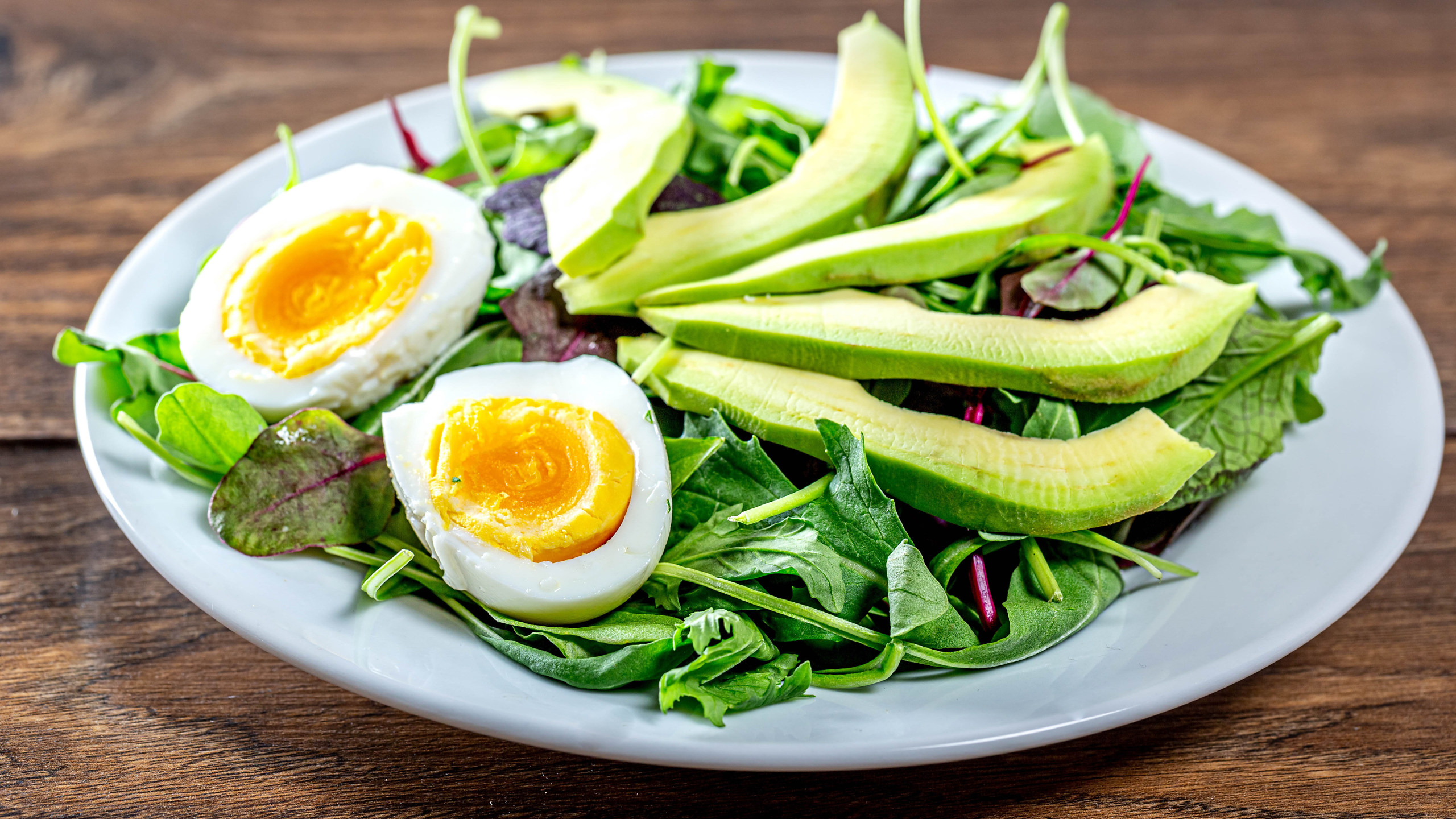 Healthy Vegetarian Avocado Egg Salad 4k Wallpaper | PixieWall