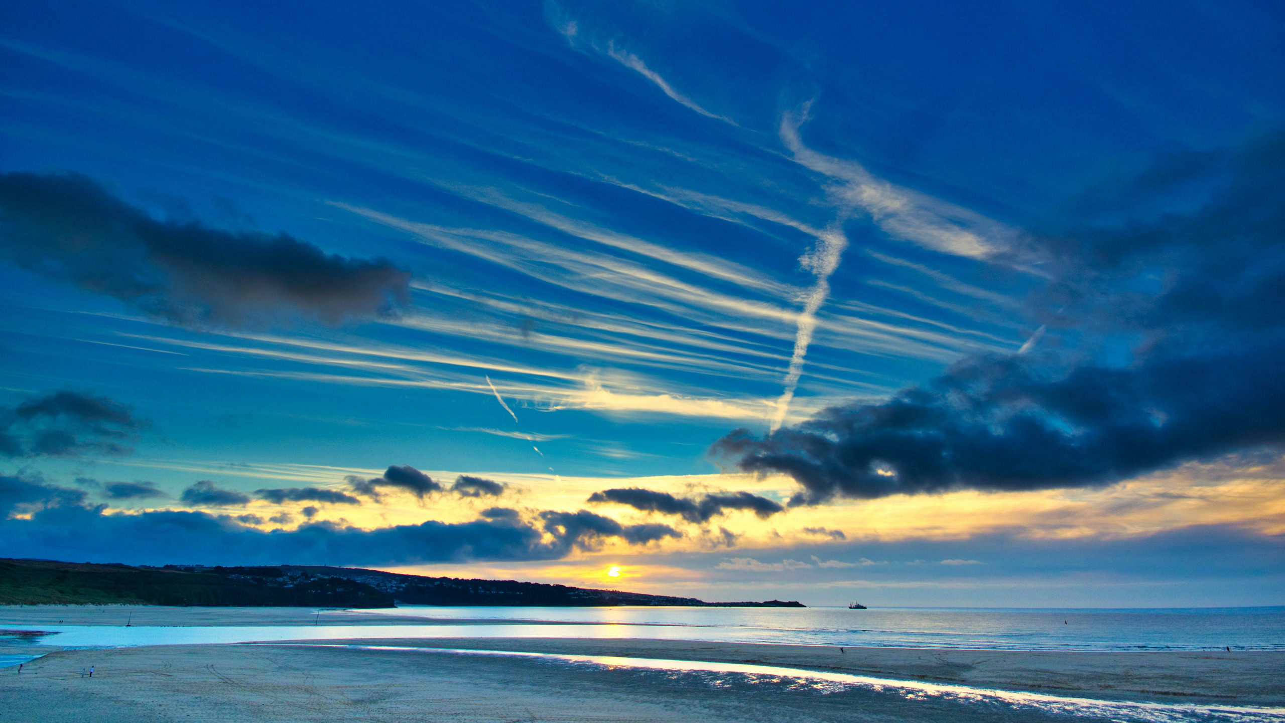 Hayle Beach Sky Sunset Blue Aesthetic 4K & 5K Wallpaper | PixieWall