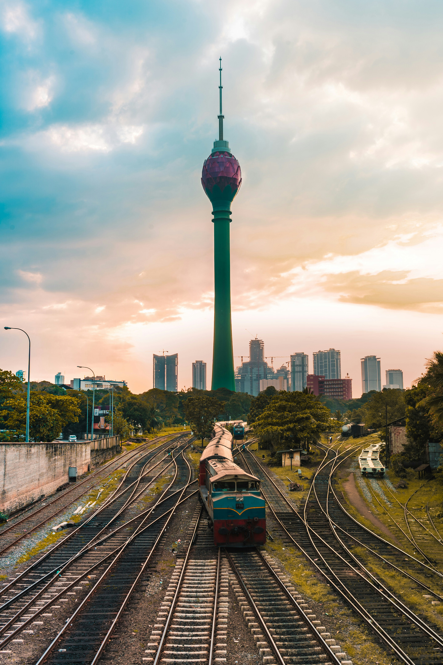 Colombo Railway Sunset Sri Lanka 4K & 6K Mobile Wallpaper | PixieWall